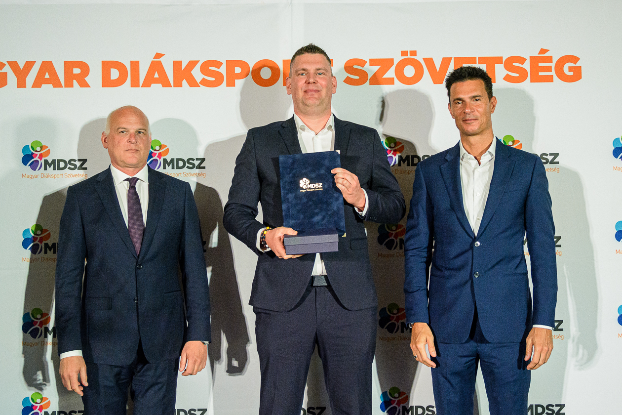 MDSZ | Pedagógusokat és iskolákat díjazott a Magyar Diáksport Szövetség
