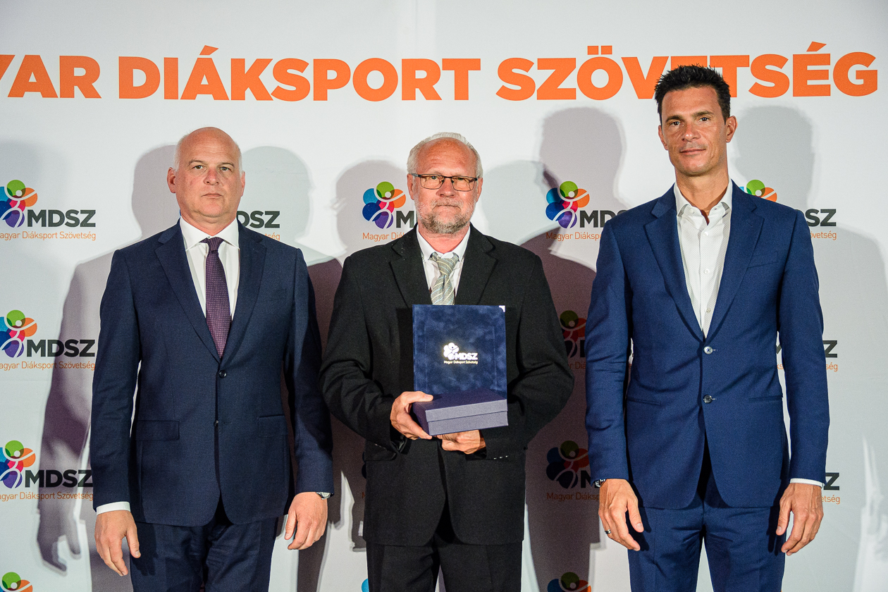 MDSZ | Pedagógusokat és iskolákat díjazott a Magyar Diáksport Szövetség