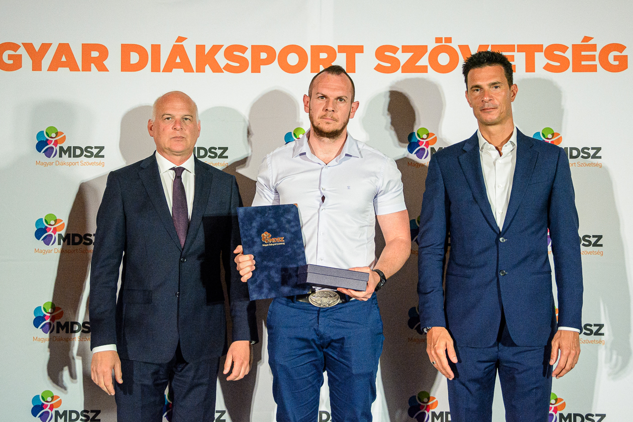 MDSZ | Pedagógusokat és iskolákat díjazott a Magyar Diáksport Szövetség