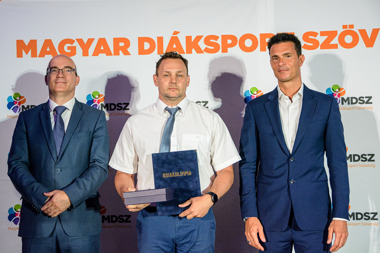 MDSZ | Pedagógusokat és iskolákat díjazott a Magyar Diáksport Szövetség