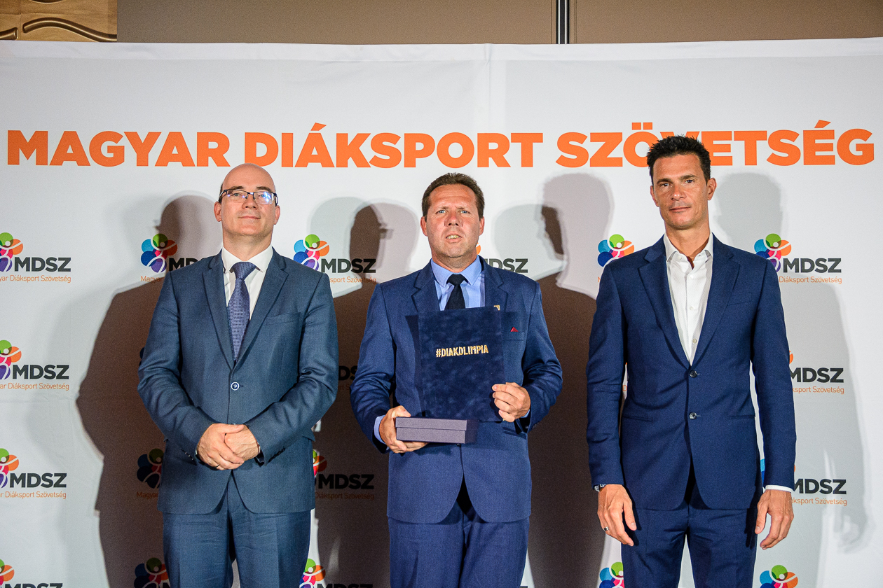 MDSZ | Pedagógusokat és iskolákat díjazott a Magyar Diáksport Szövetség