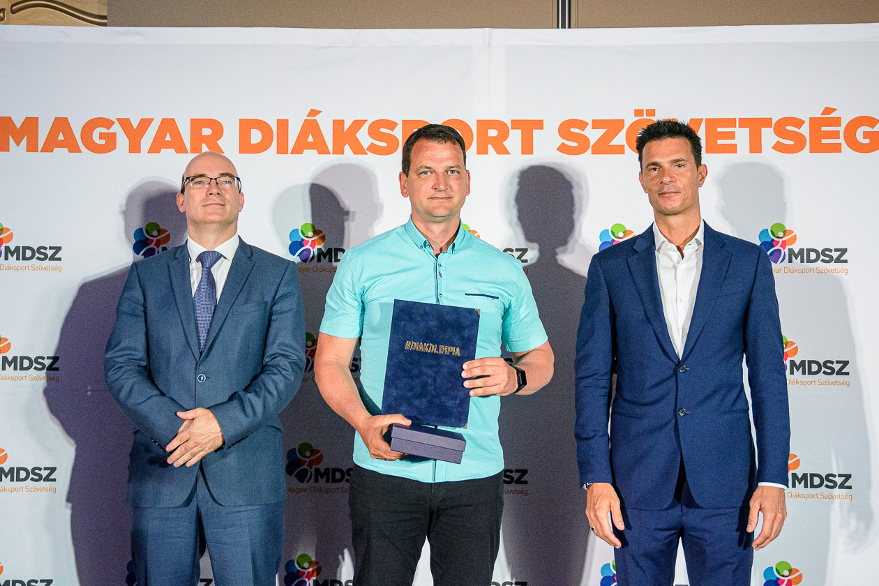 MDSZ | Pedagógusokat és iskolákat díjazott a Magyar Diáksport Szövetség