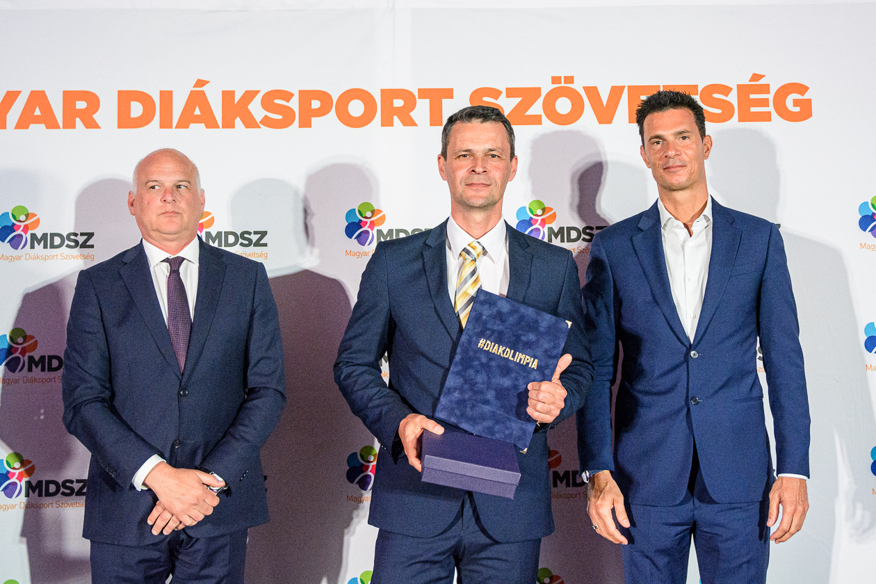 MDSZ | Pedagógusokat és iskolákat díjazott a Magyar Diáksport Szövetség