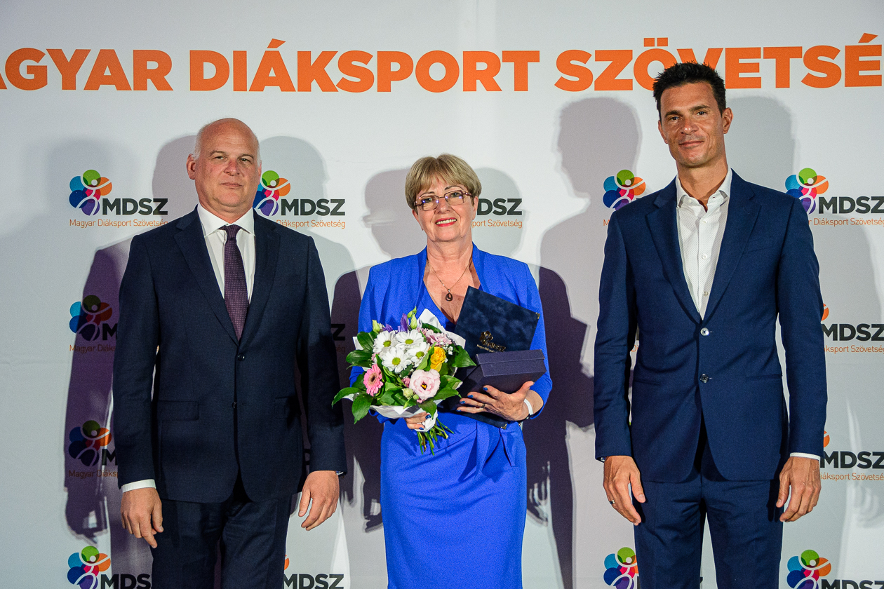 MDSZ | Pedagógusokat és iskolákat díjazott a Magyar Diáksport Szövetség